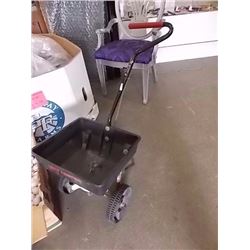 TRUE TEMPER SEED SPREADER