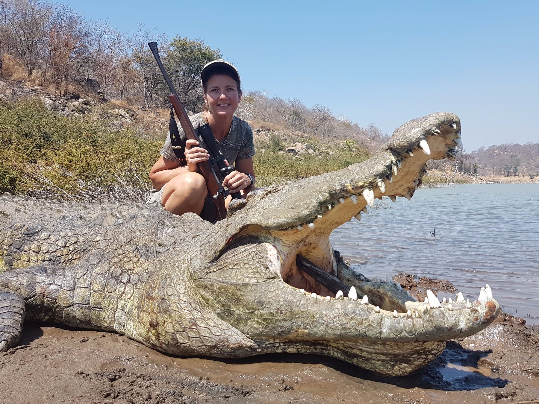 Crocodile hunt for one hunter and one observer on the Zambezi River (7 ...