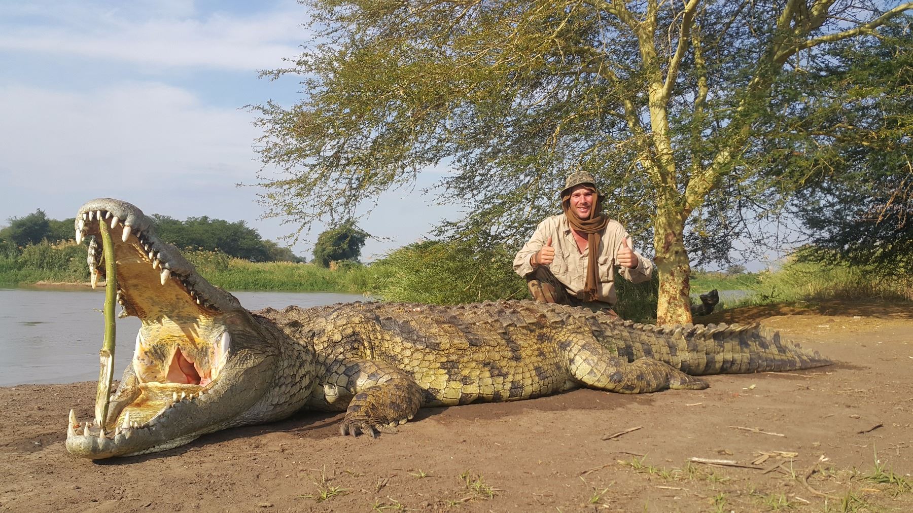 Crocodile hunt for one hunter and one observer on the Zambezi River (7 ...