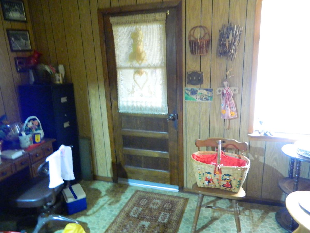 741 7th Street Sealy, Texas 77474. 2108 sf 5BR 2BA, .33 Acre Lot. HAC ...