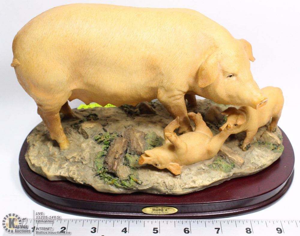 RUBY'S COLLECTION PIGS STATUE