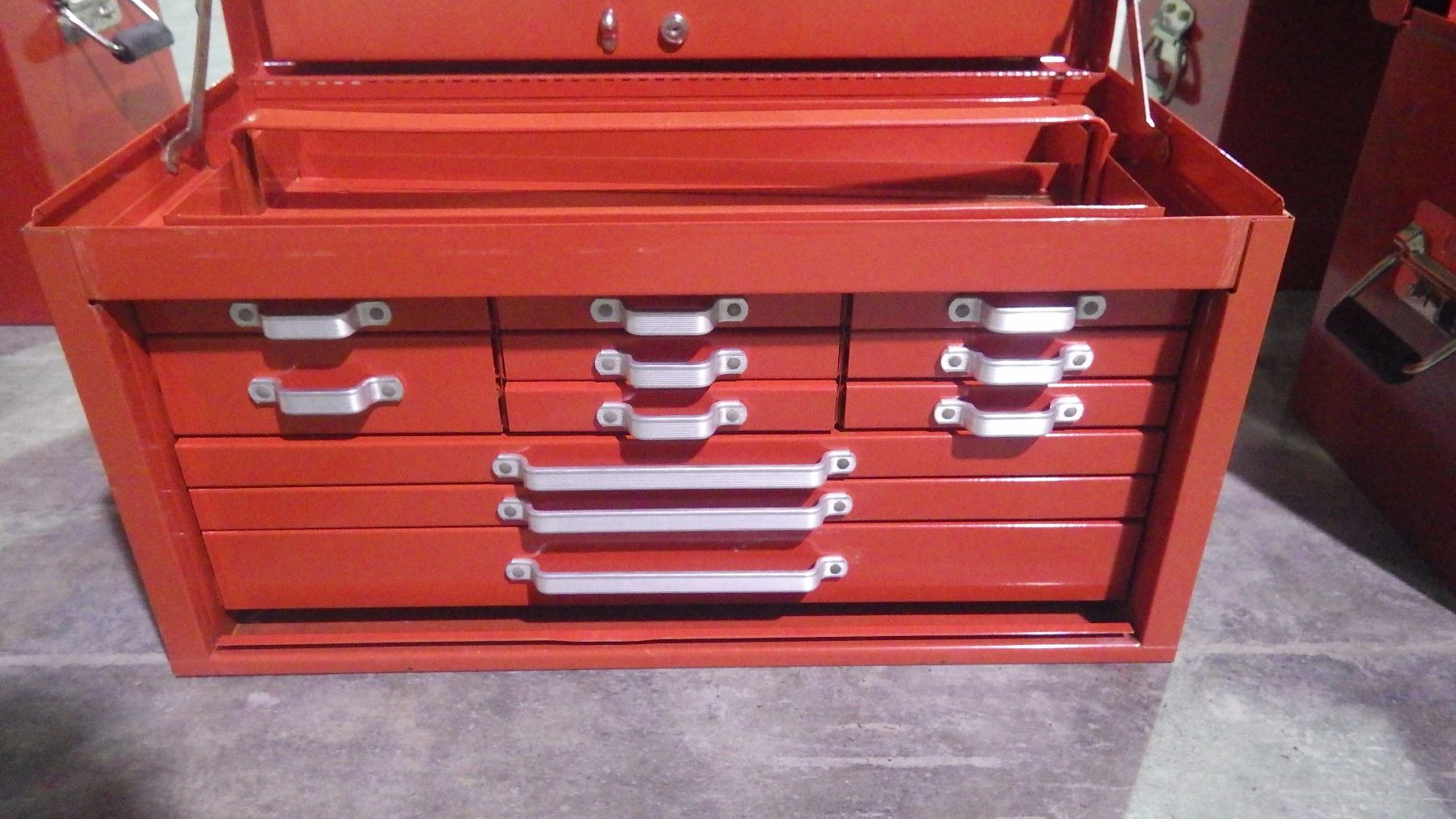 International 11 drawer tool box