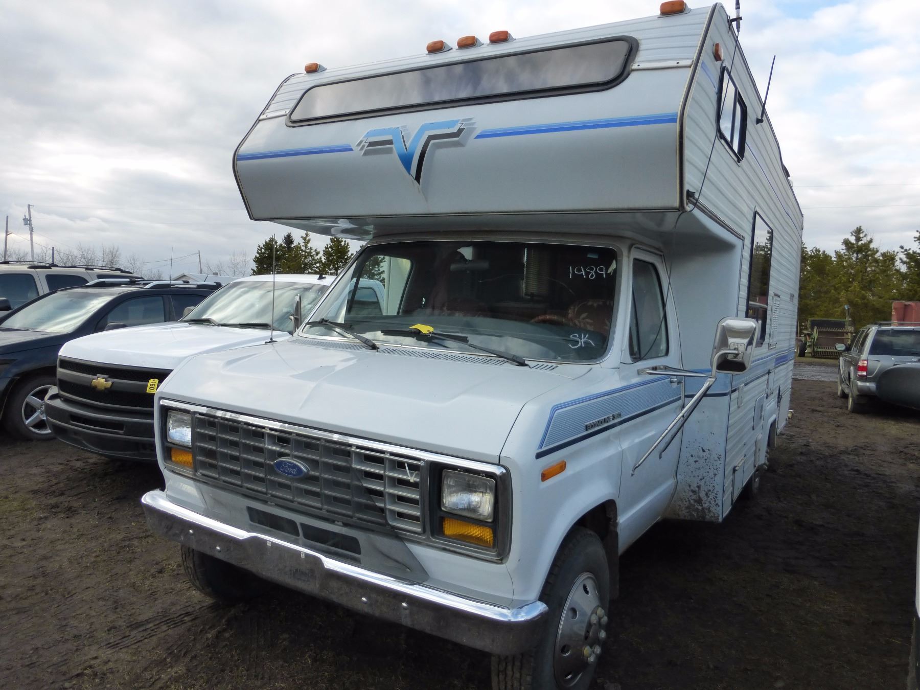 1989 FORD VANGUARD MOTORHOME