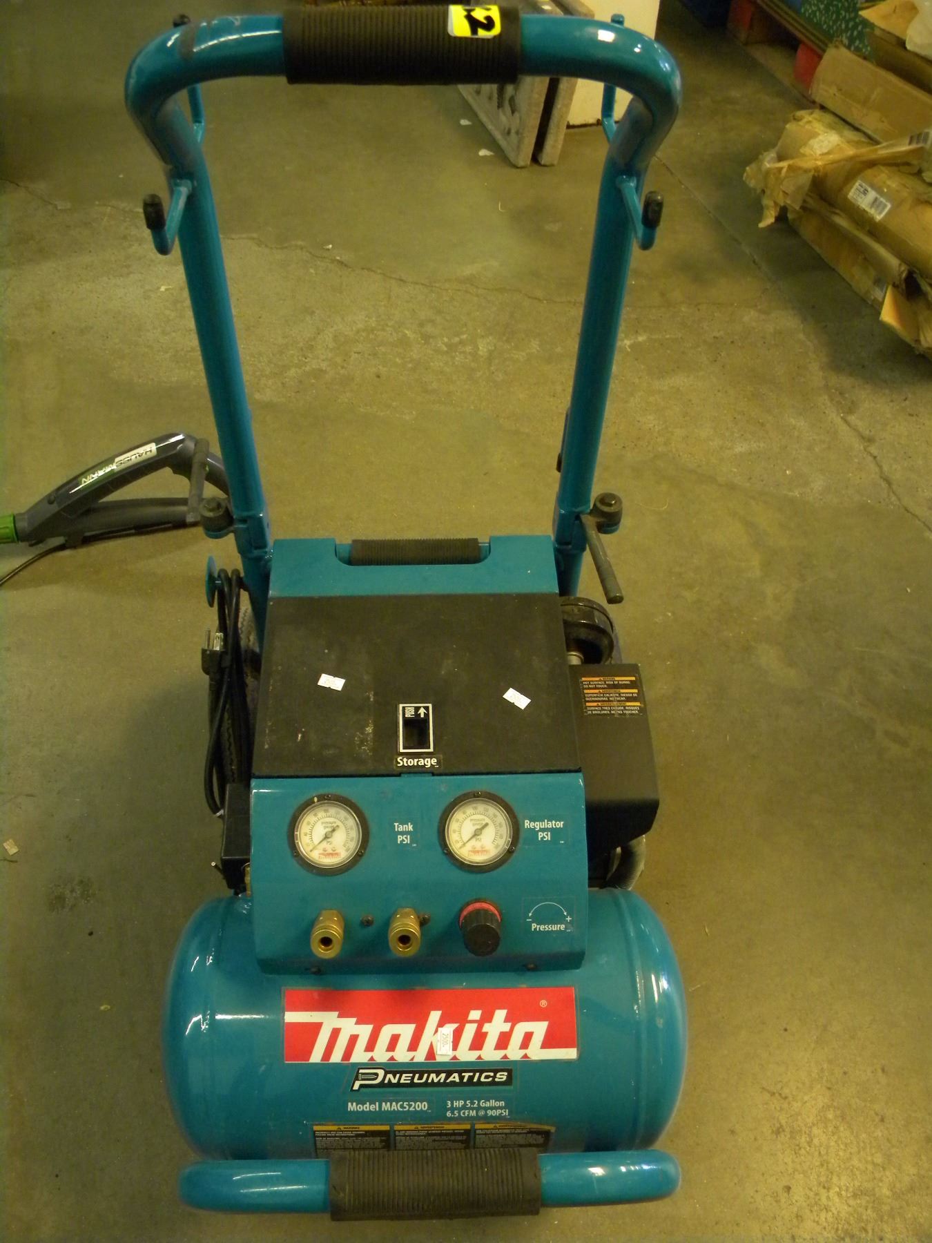 MAKITA AIR COMPRESSOR