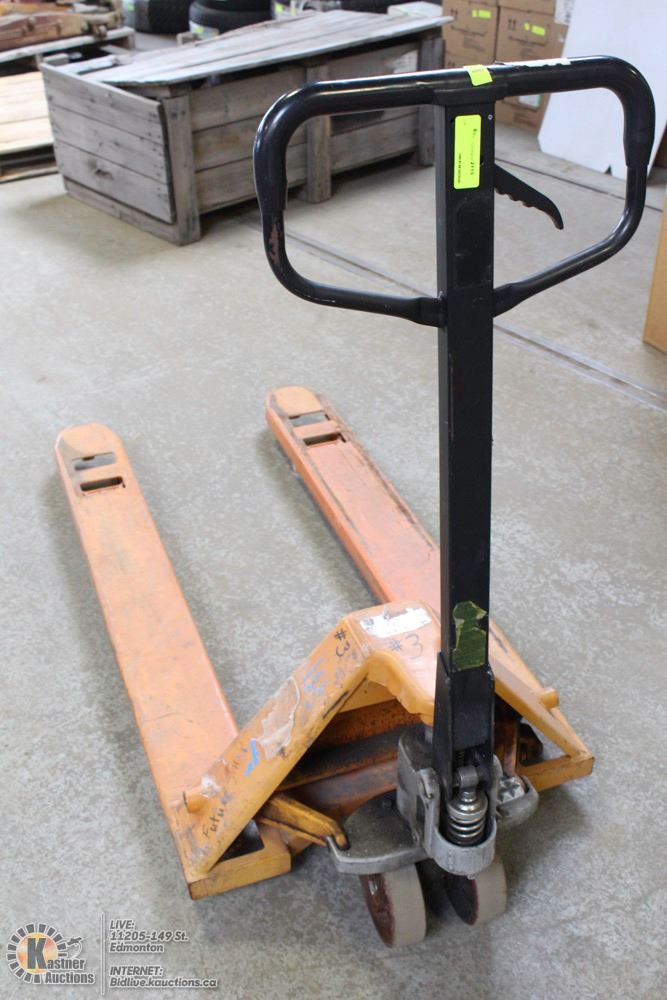 HYDRAULIC PALLET JACK WITH RUBBER-COATED WHEELS