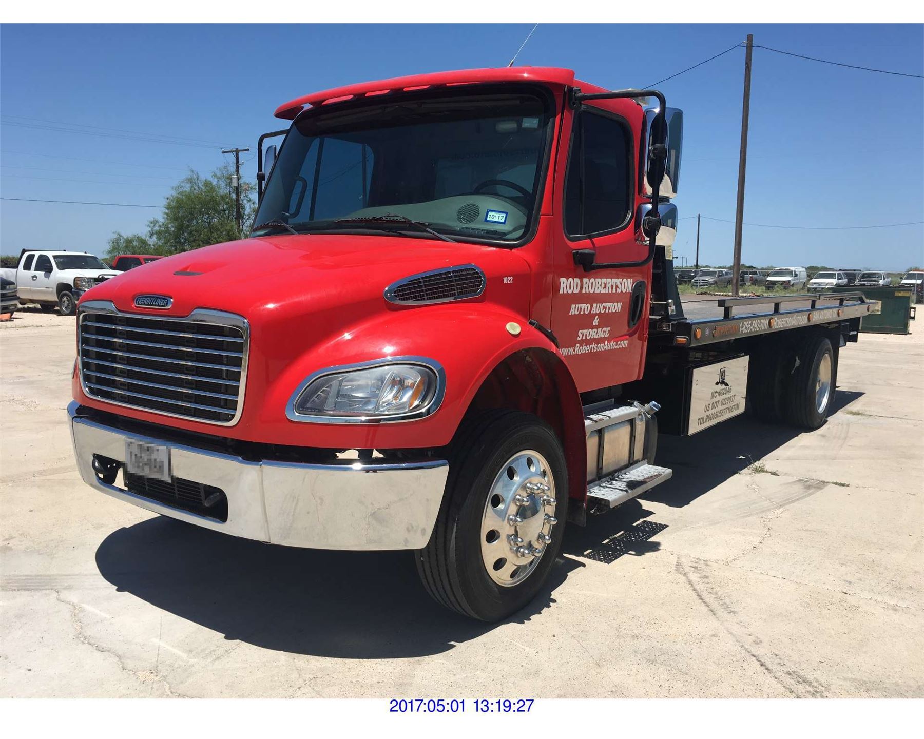 2015 - FREIGHTLINER M2 // DIESEL