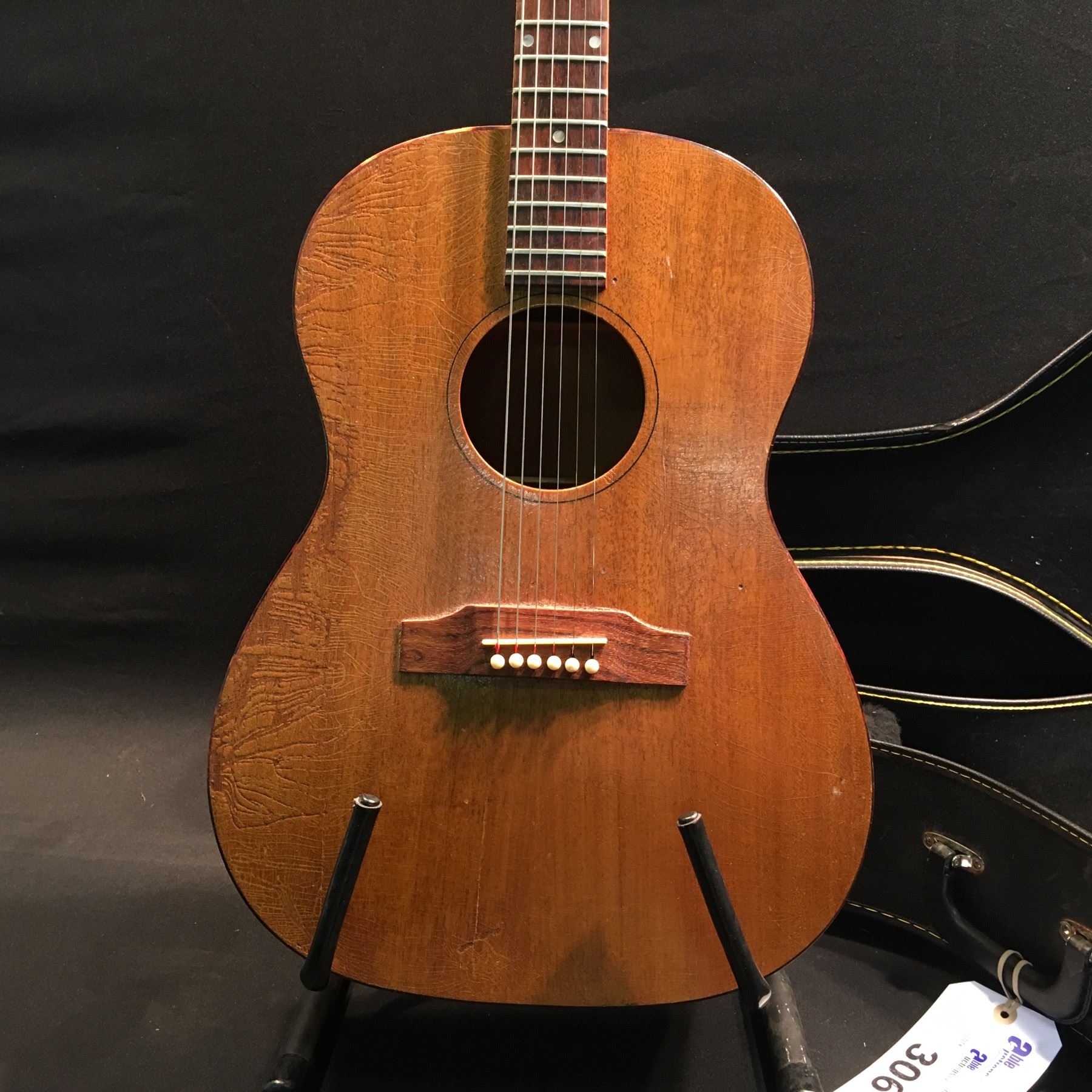 GIBSON ACOUSTIC GUITAR SERIAL NUMBER 85769 MADE AT THE KALAMAZOO GIBSON ACOUSTIC GUITAR SERIAL NUMBER 85769 MADE AT THE KALAMAZOO