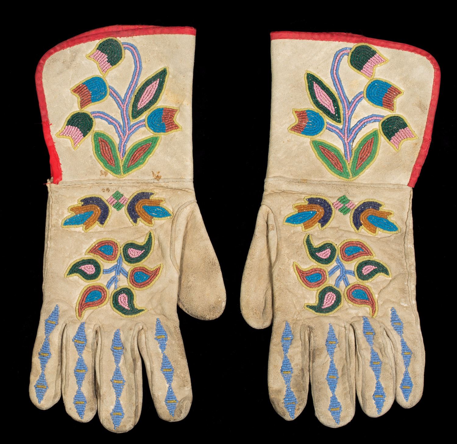 Child's Santee Sioux Beaded Gloves