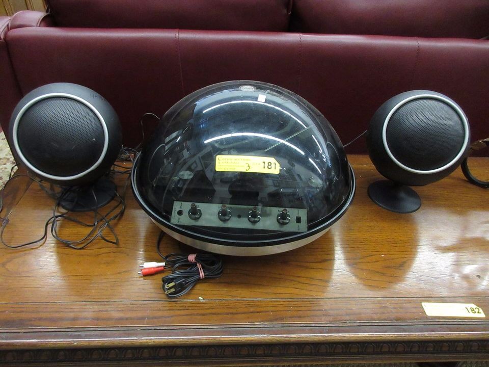 1970s Electrahome Apollo Record Player