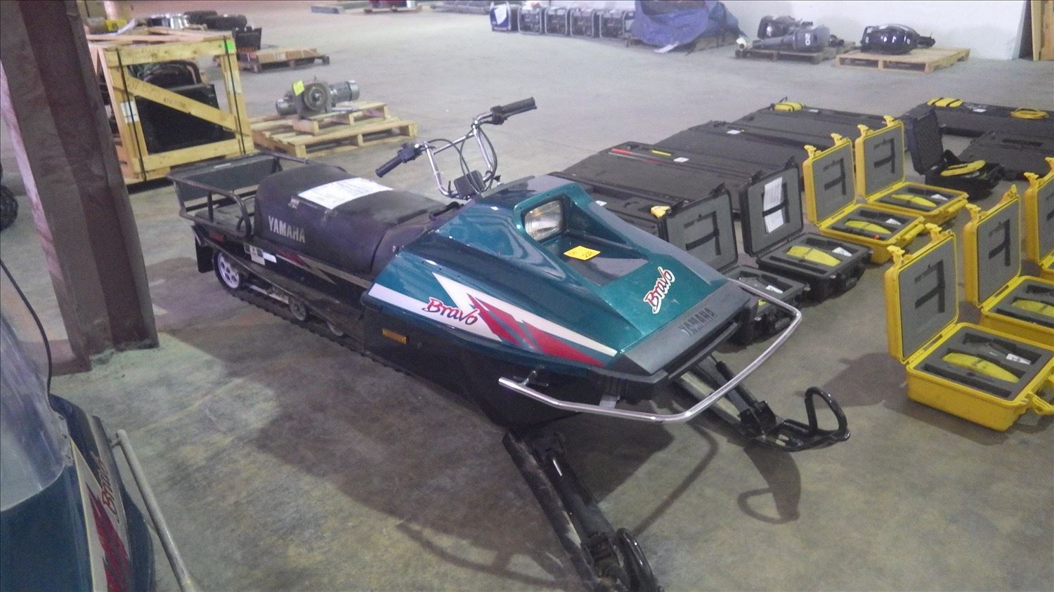 2006 Yamaha Bravo cargo snowmobile 250cc 870 km