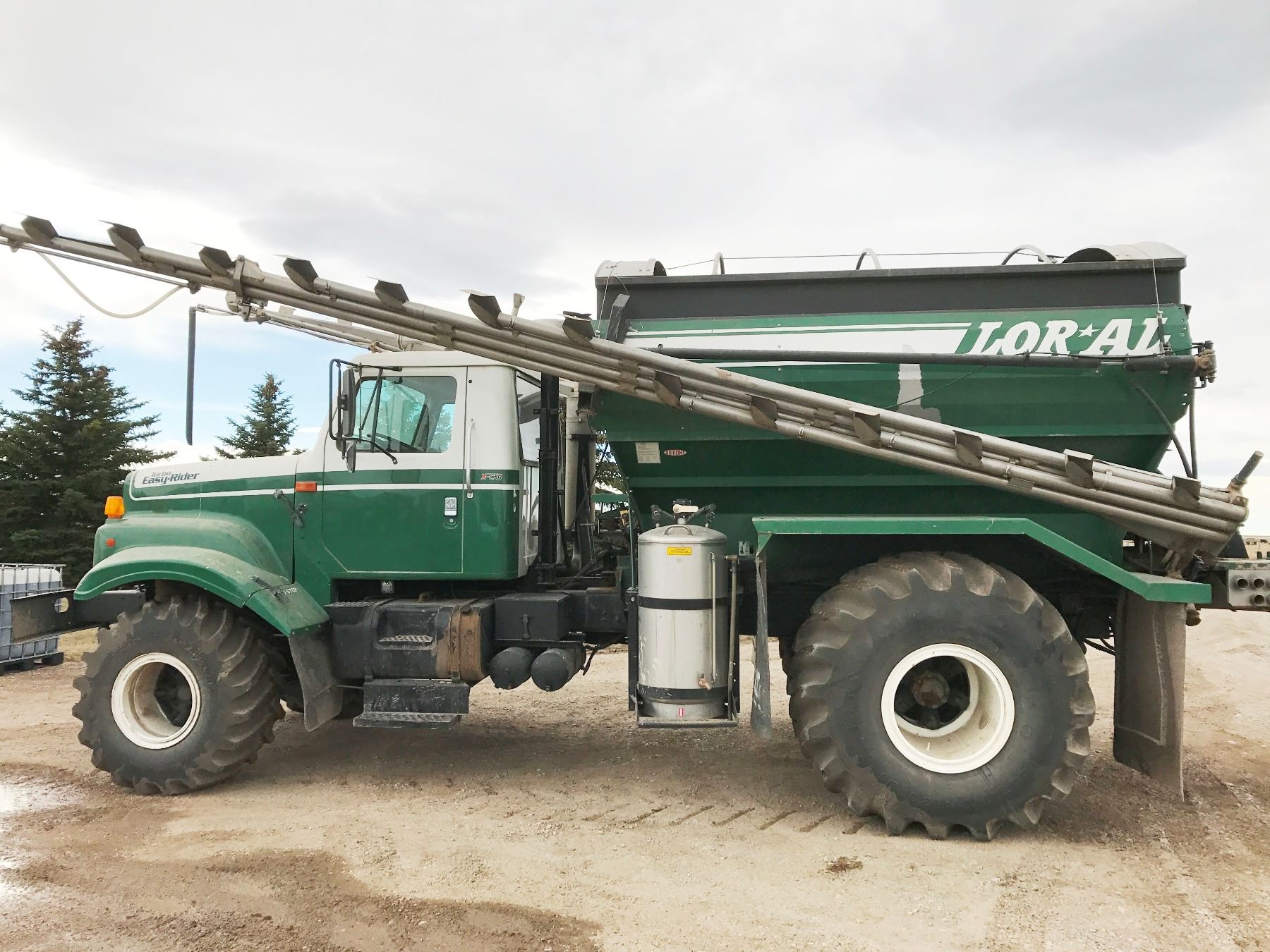 1999 Loral 3000 AirMax 5 spreader truck, IH DT466 eng., Allison auto ...