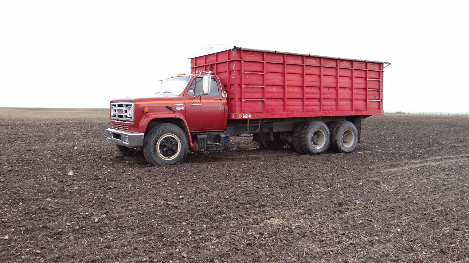 1979 GMC 7000 tandem truck, 427 eng., 13 spd., twin screw, air brakes ...