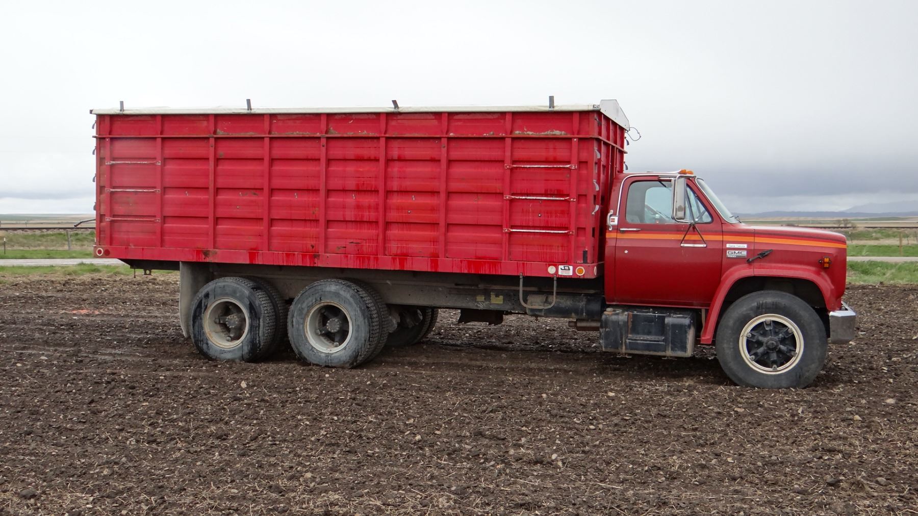 1979 GMC 7000 tandem truck, 427 eng., 13 spd., twin screw, air brakes ...