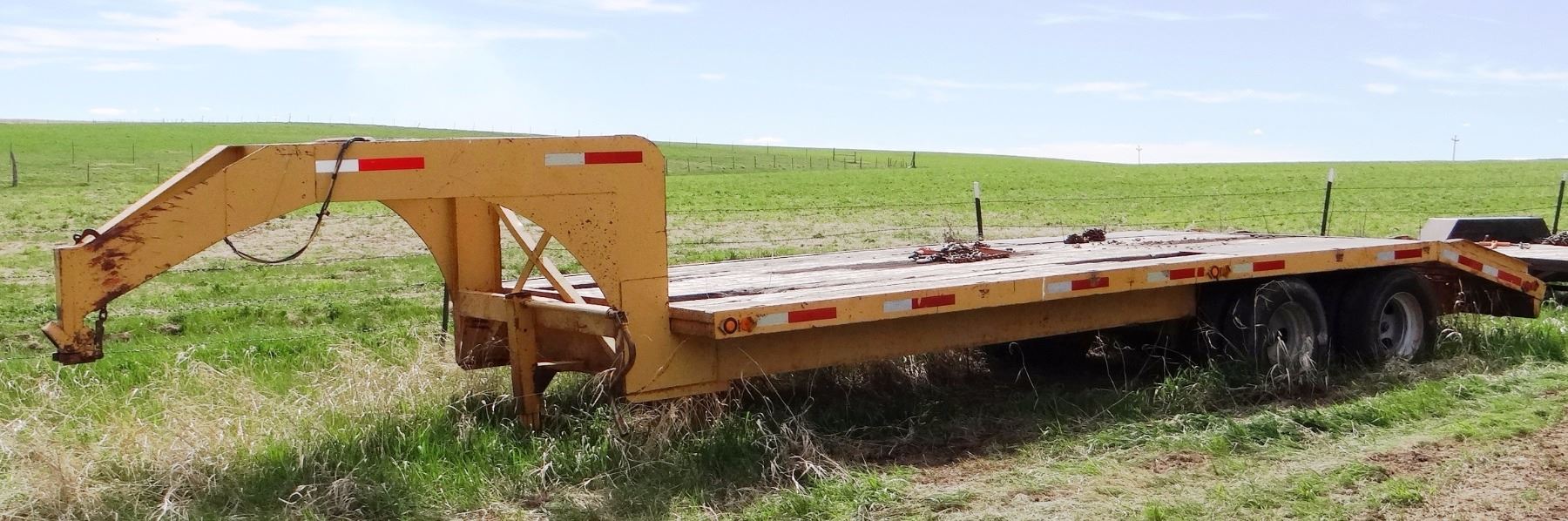 1971 Belshe 18’ gooseneck flatbed trailer, 4’beaver tail, ramps, tandem ...