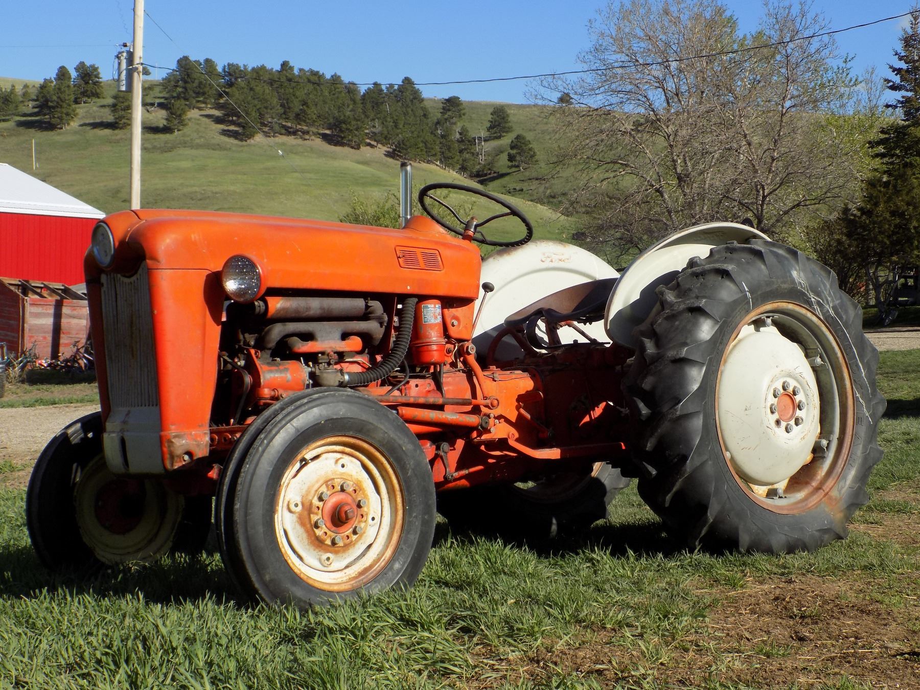Ford 641, live pto, pwr steering, 3 pt., 3515 hrs., rubber 50%. A good ...
