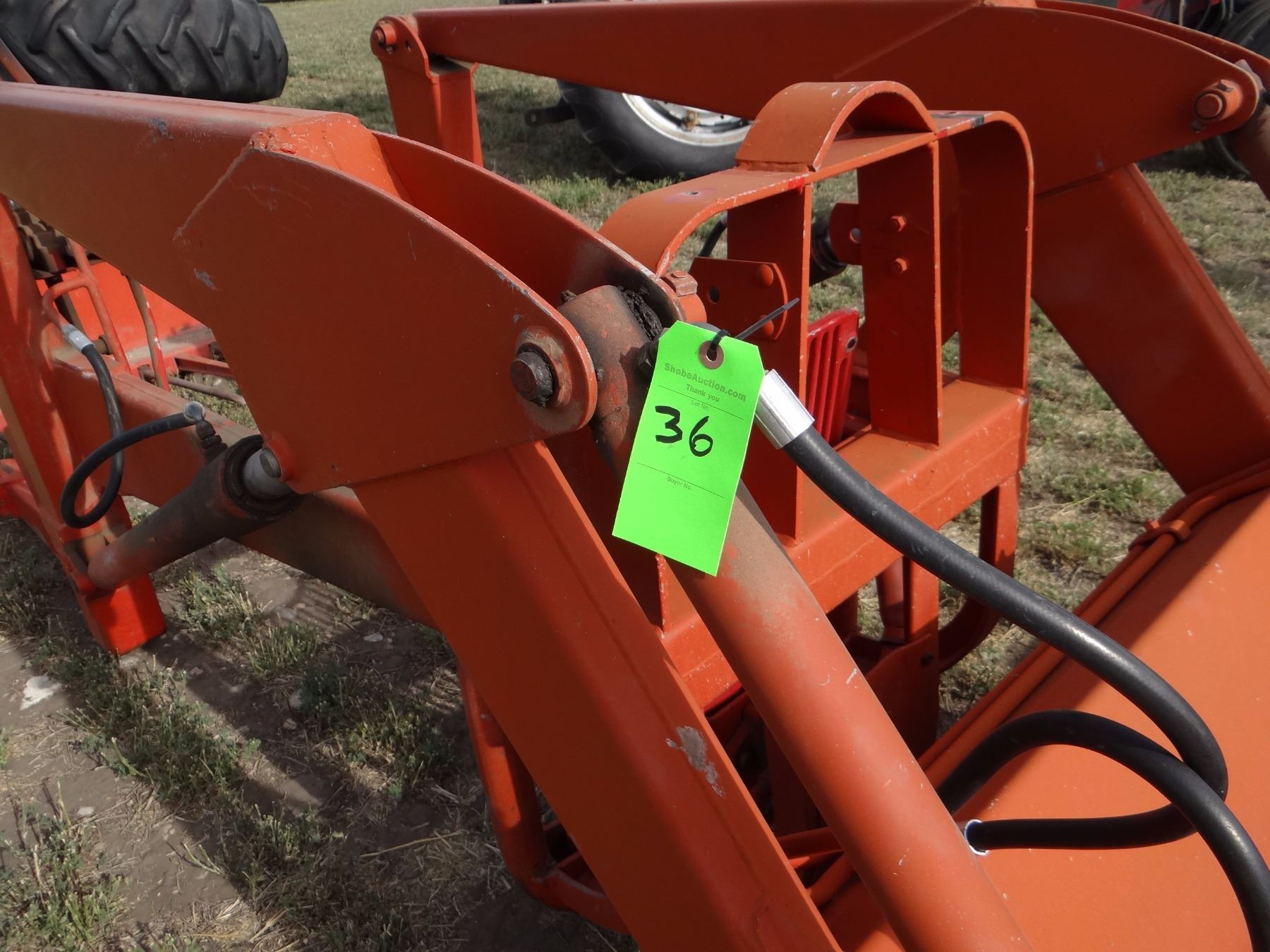 Ford 19-336 loader w/ bucket & manure fork, fits Ford 800-series tractors