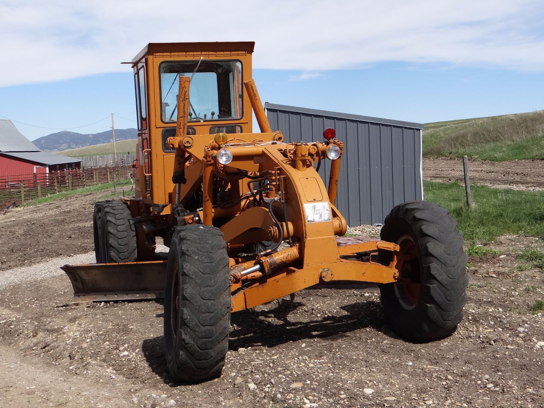 Huber road grader, GMC diesel eng., 14' blade, ripper. Runs and works ...