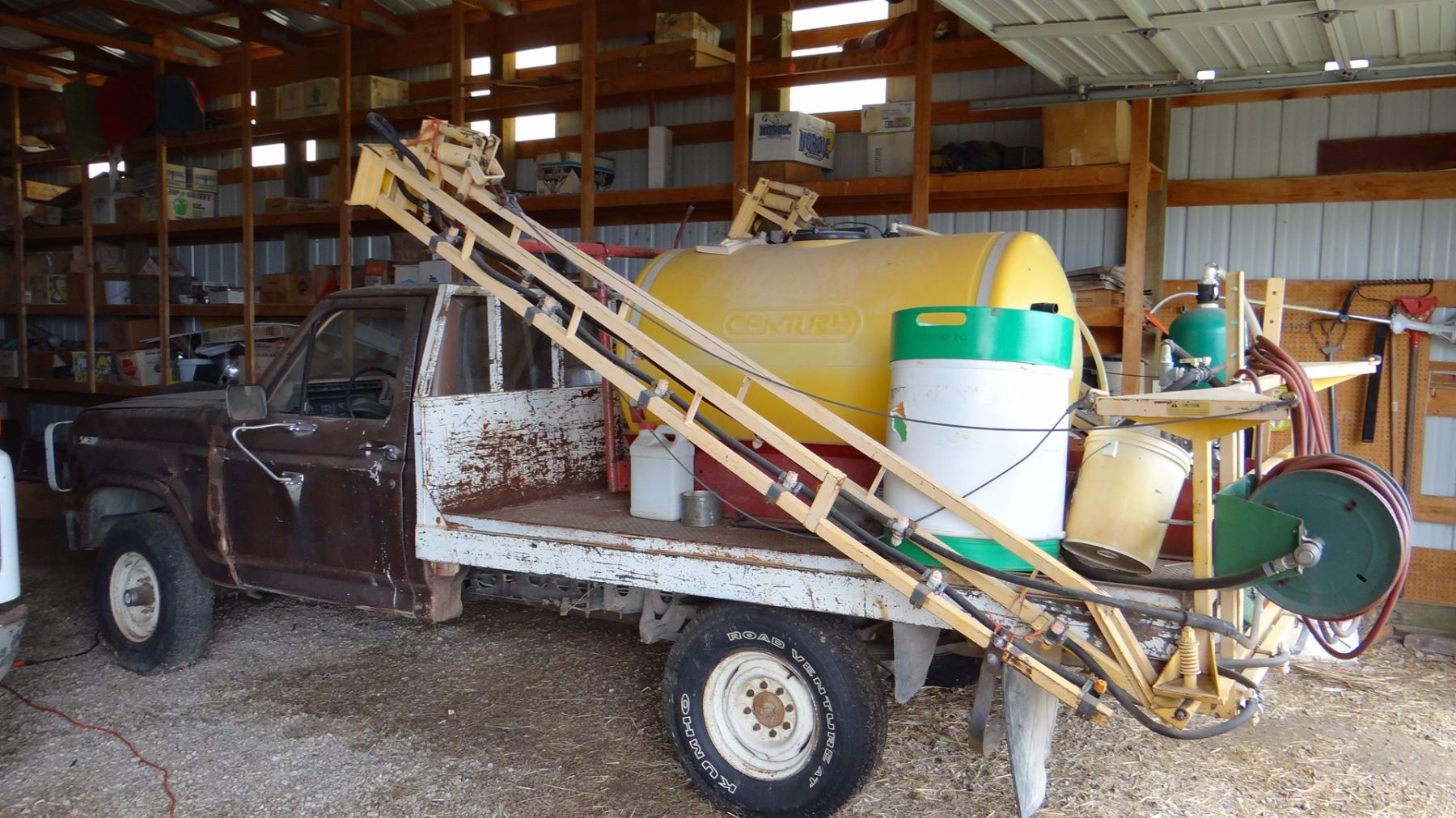 Century slide-in pickup sprayer, 300 gal. tank, 48' booms, w/ reel ...