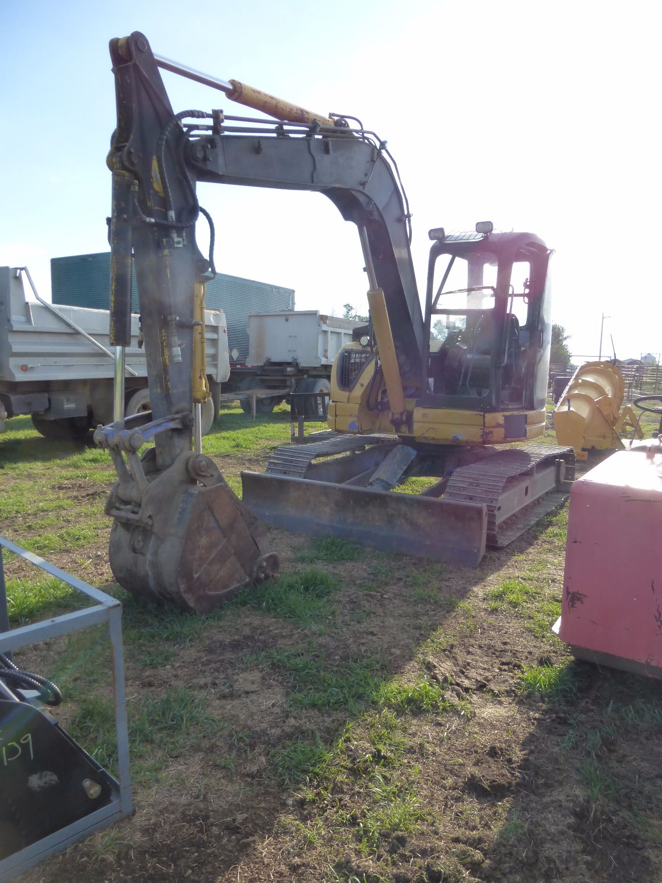 2000 KOMATSU PC75US TRACKHOE