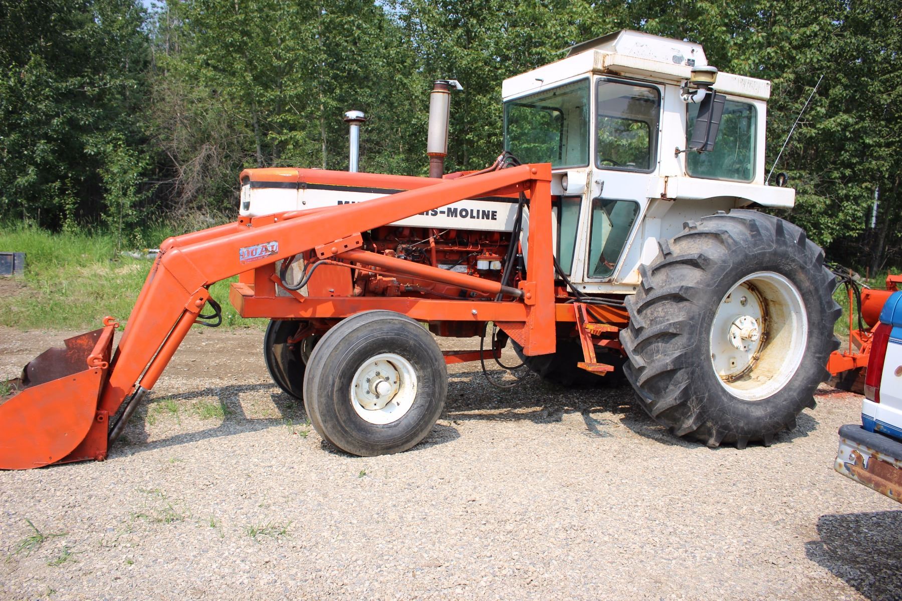 Minneapolis Moline Tractor - G1050; S/N D504A6 44401065