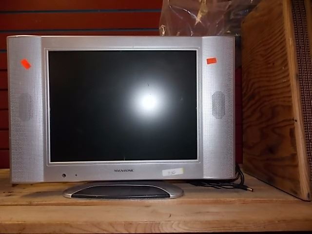 MAGNASONIC MONITOR / TV - SEEMS WORKING