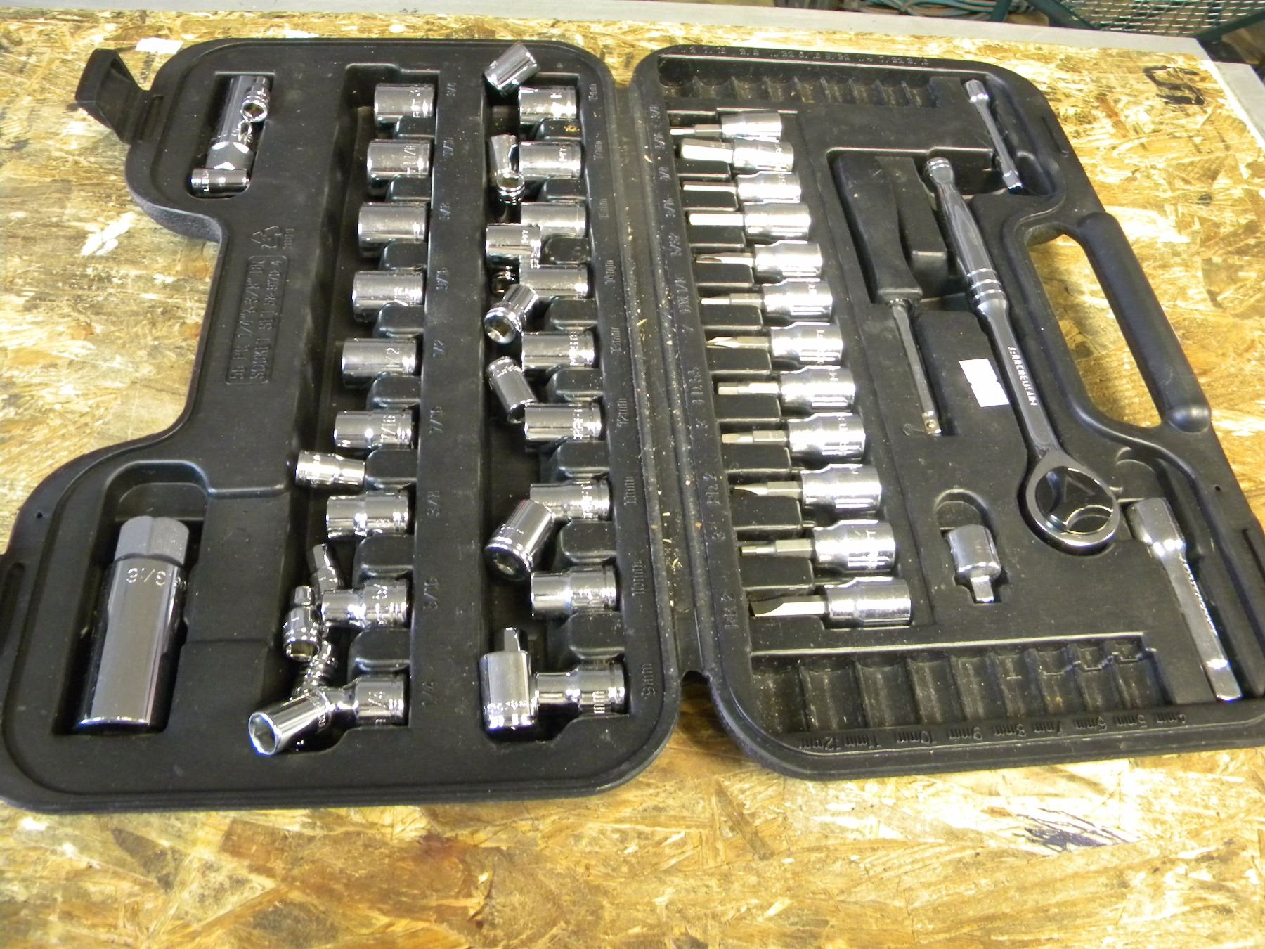 MASTERCRAFT 56 PIECE SOCKET & RATCHET SET