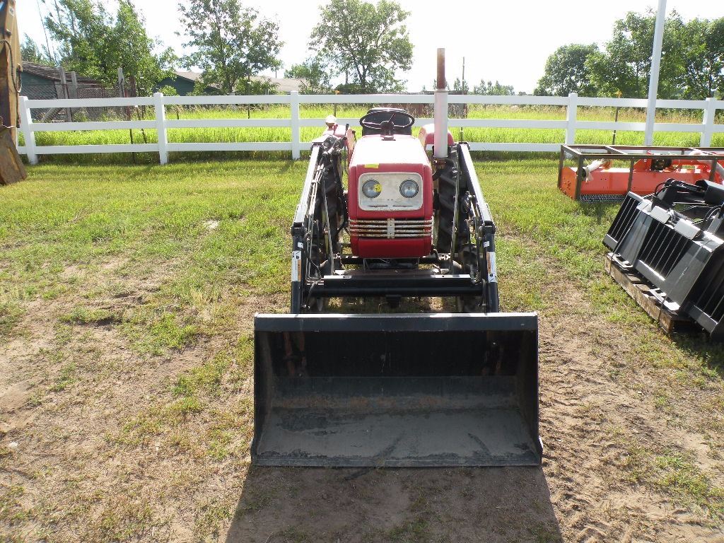 Shibaura SD-184 diesel compact tractor w/Koyker 110 loader-machine has ...
