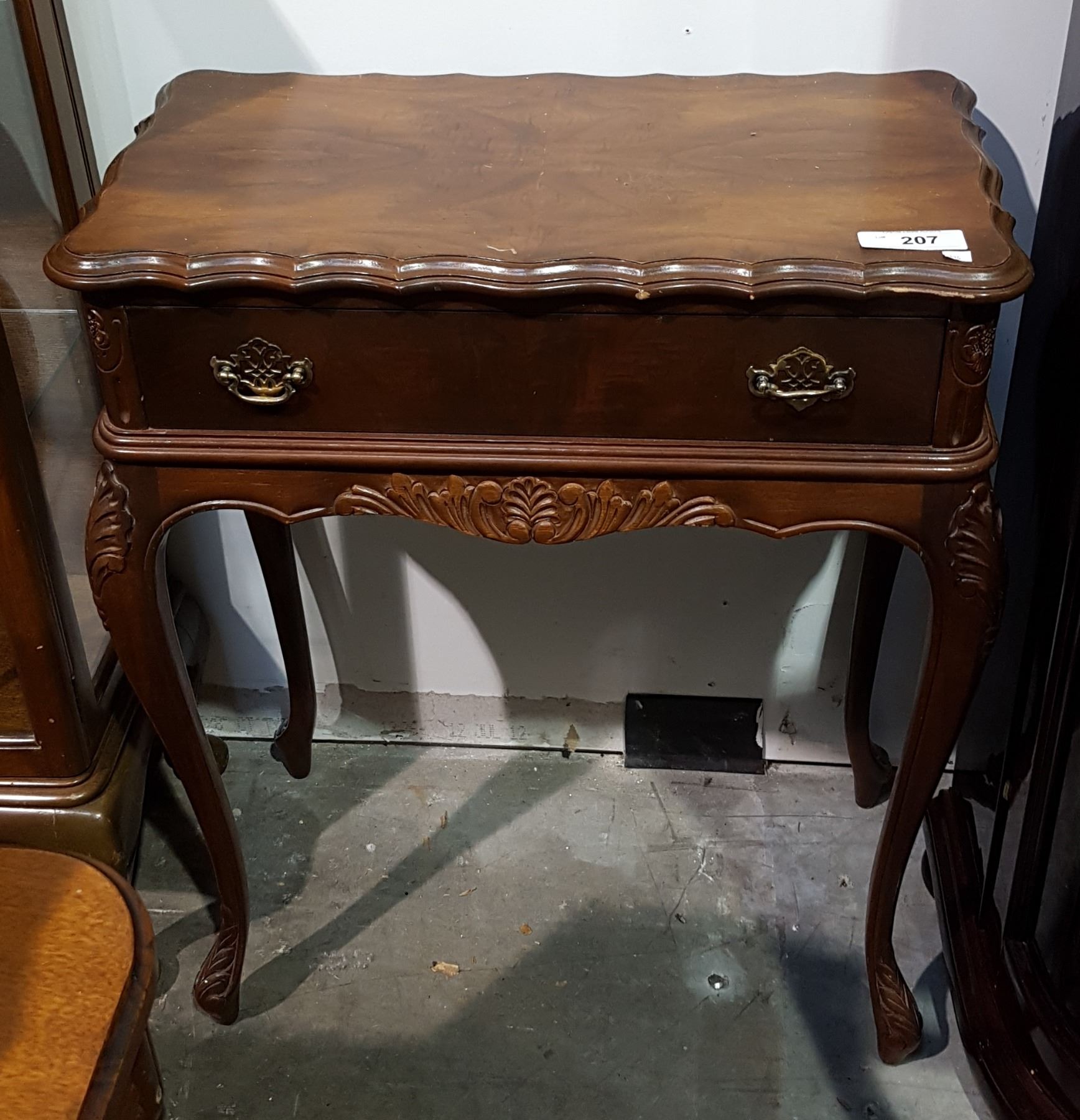 CARVED WALNUT SINGLE DRAWER PARLOUR TABLE