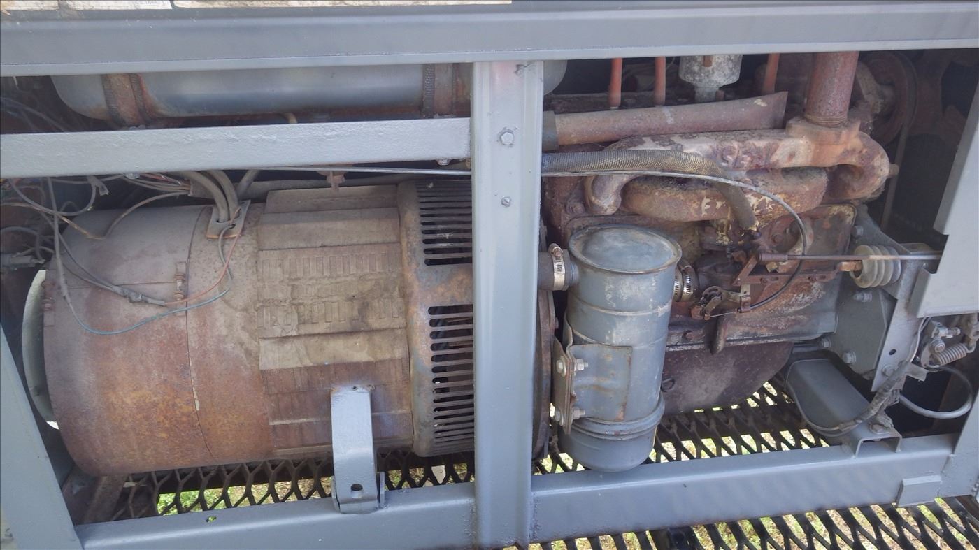 Lincoln portable welder 4 cylinder flathead engine SA 200 DC arc welder ...