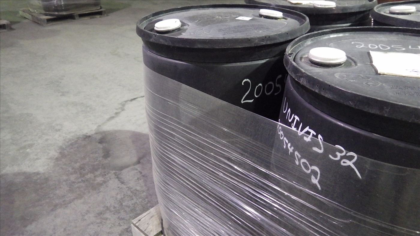 Univis N32 premium quality hydraulic oil