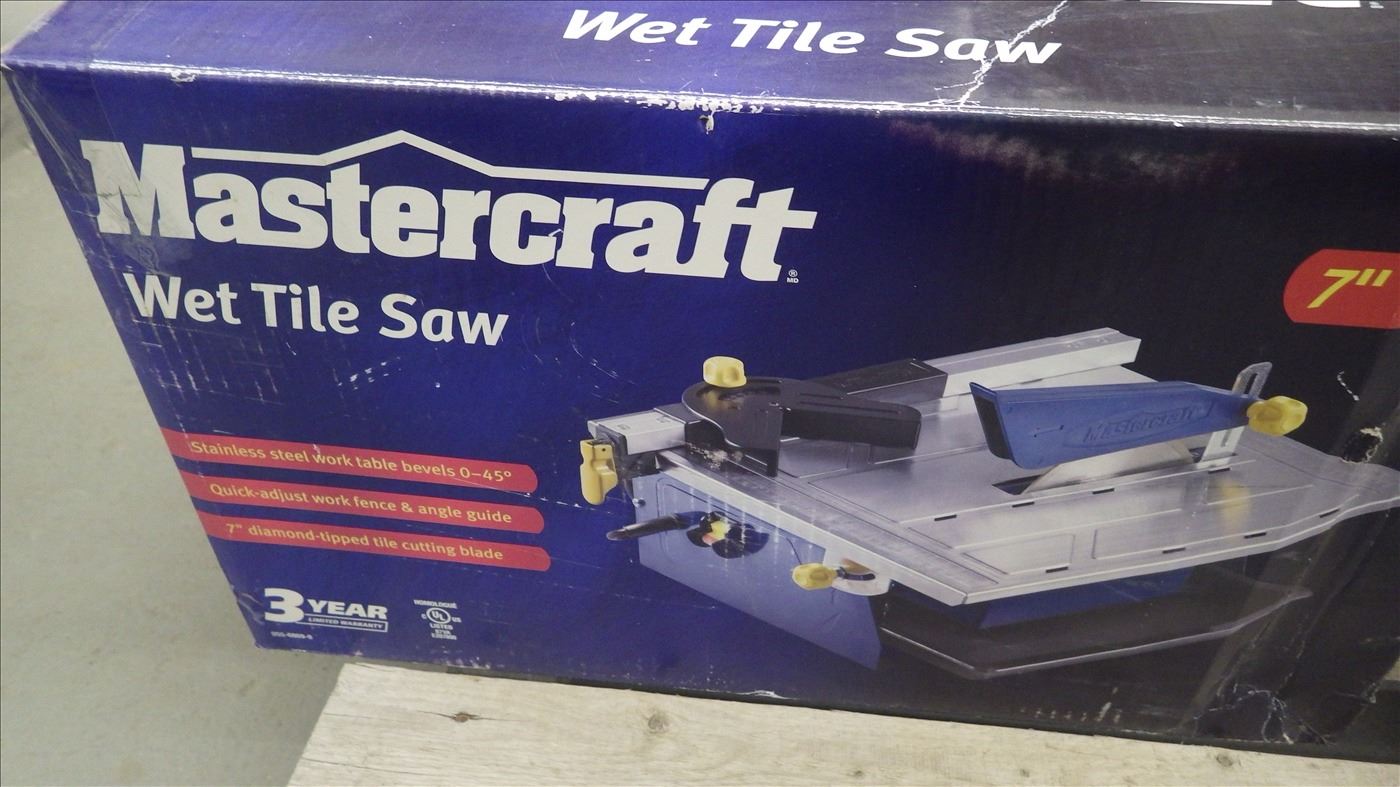MasterCraft 7" wet tile saw (used once)