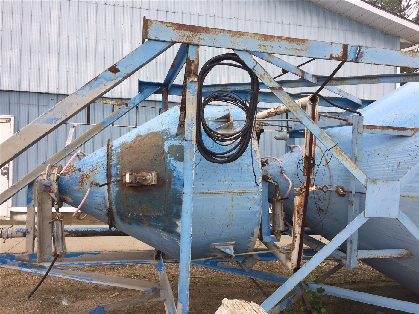 Quadra control concrete batch plant, includes conveyor belt and C-Can ...