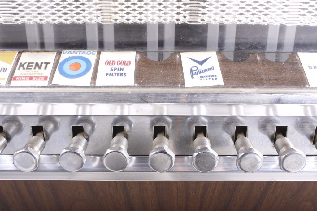 Fawn Fleetwood 21 Pull Cigarette Vending Machine