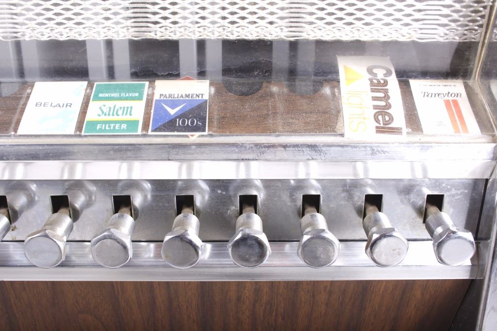 Fawn Fleetwood 21 Pull Cigarette Vending Machine