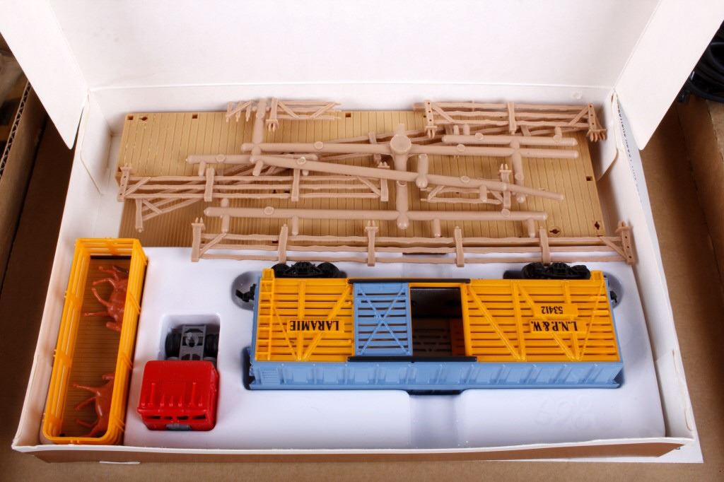 Tyco Railroad Empire Electric HO Scale Train Set