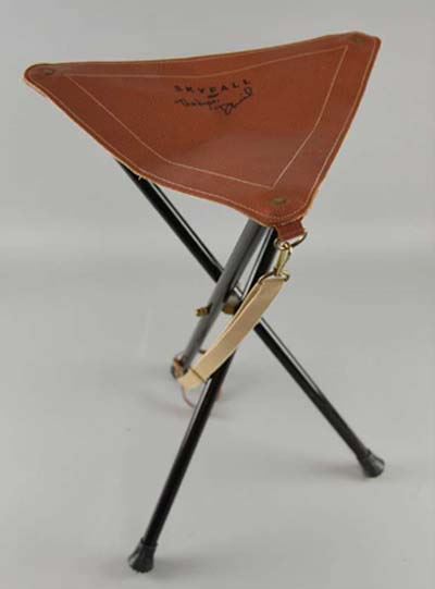 DANIEL CRAIG SKYFALL MAJOR FILM CREW GIFT FOLDABLE HUNTING CHAIR!