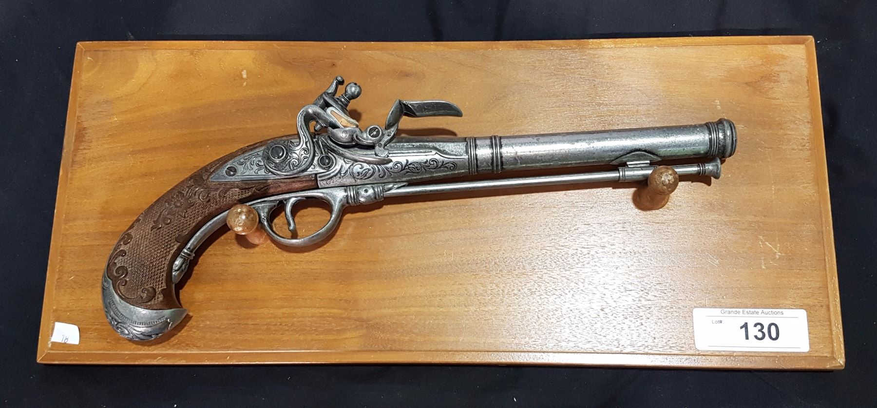 WALL PLAQUE OF 1800'S MUSKET