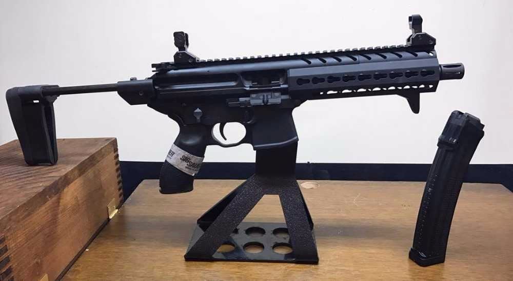 Sig Sauer MPX 9mm, sling, 1 mag and extra's folding brace