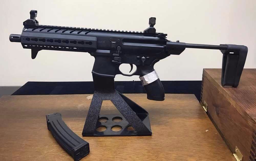 Sig Sauer MPX 9mm, sling, 1 mag and extra's folding brace