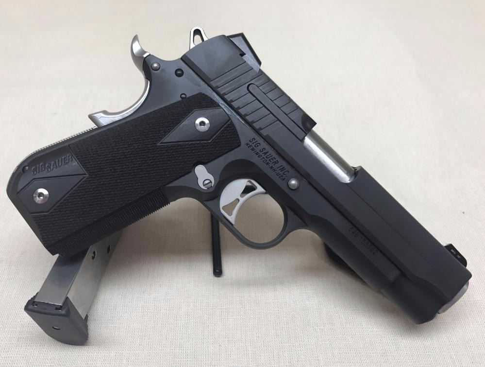 SIG SAUER 1911 .45 ACP FASTBACK NIGHTMARE CARRY