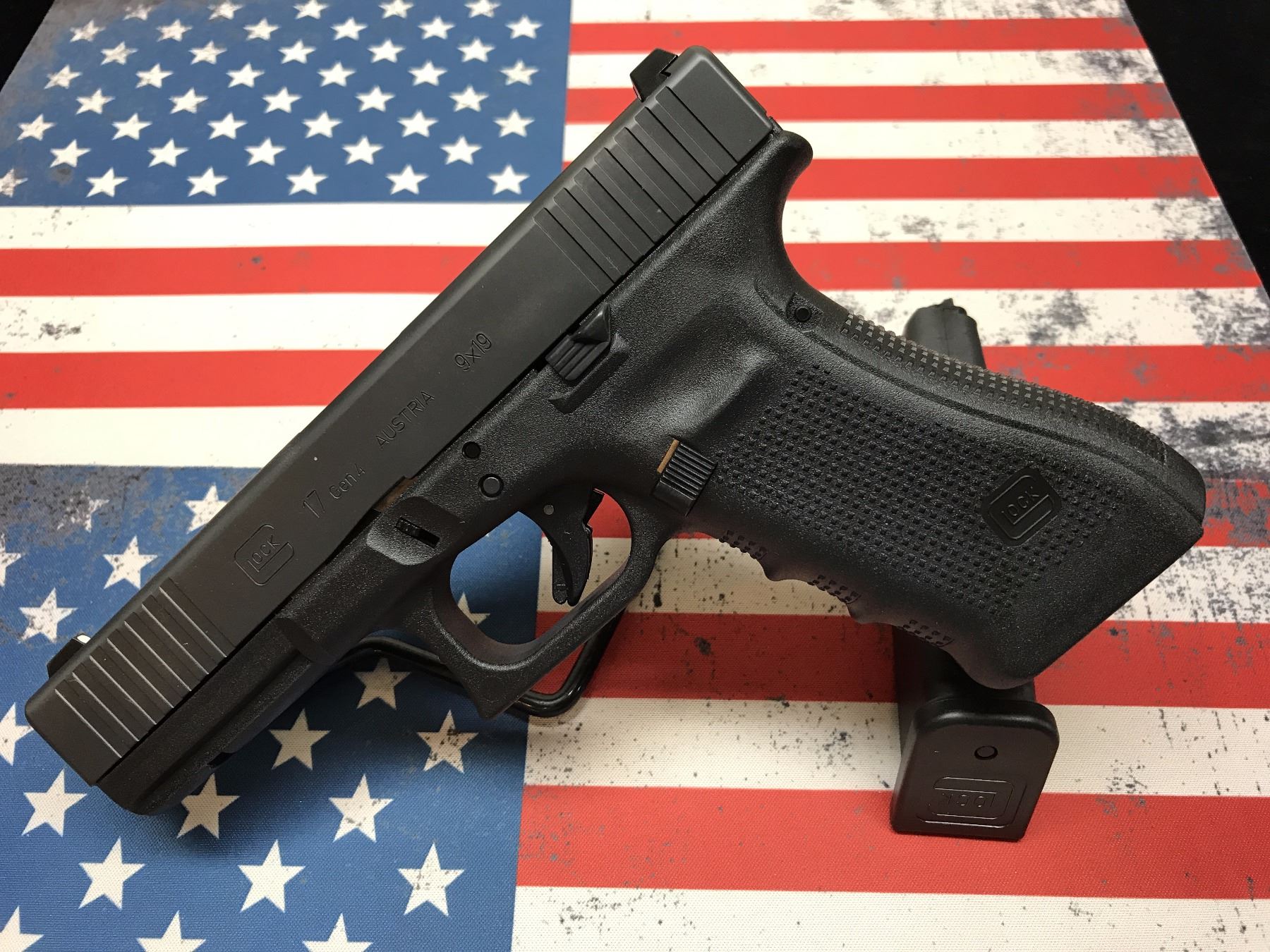 Glock 17 Gen 4 Black with Front Serrations