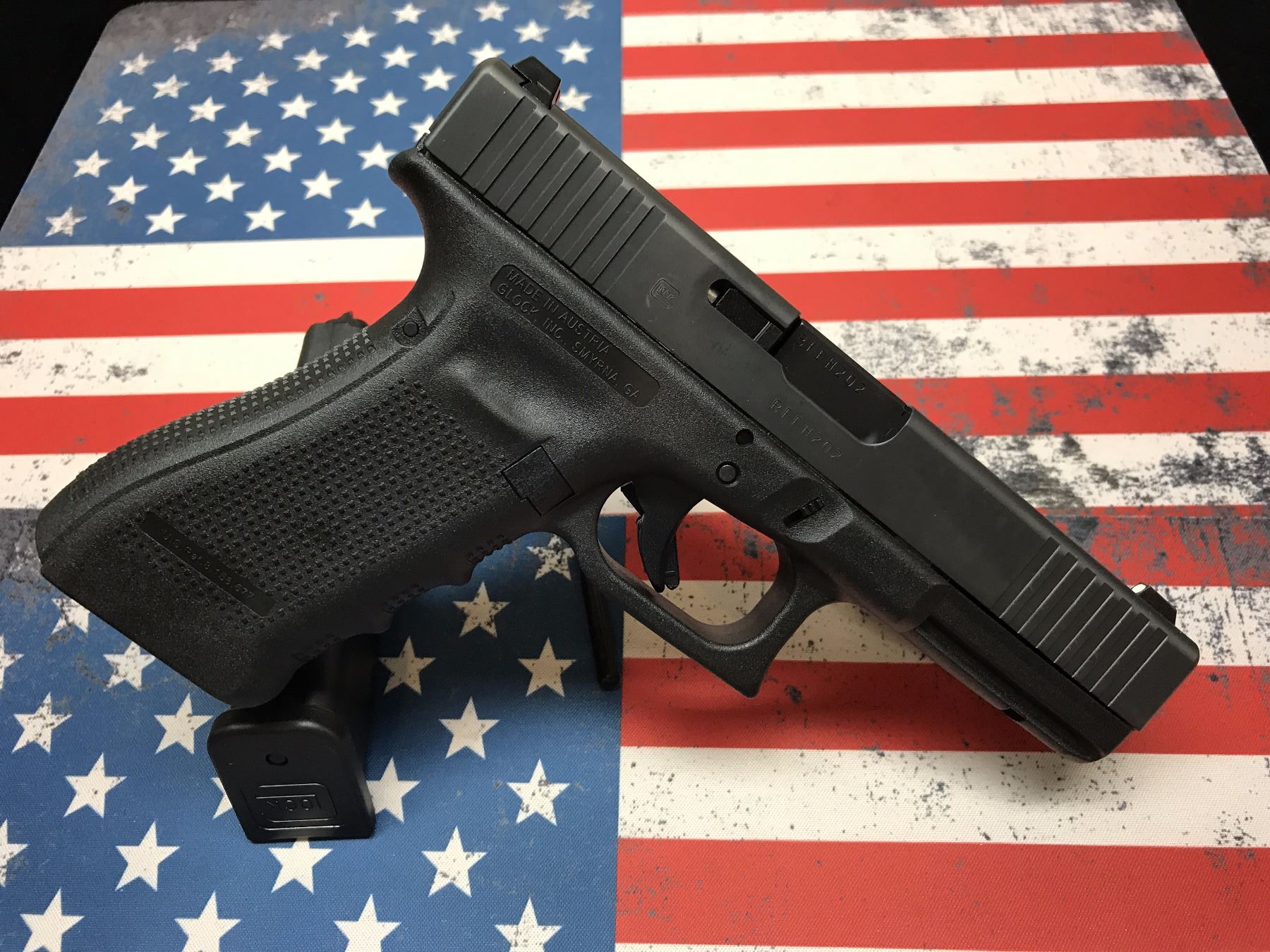 Glock 17 Gen 4 Black with Front Serrations