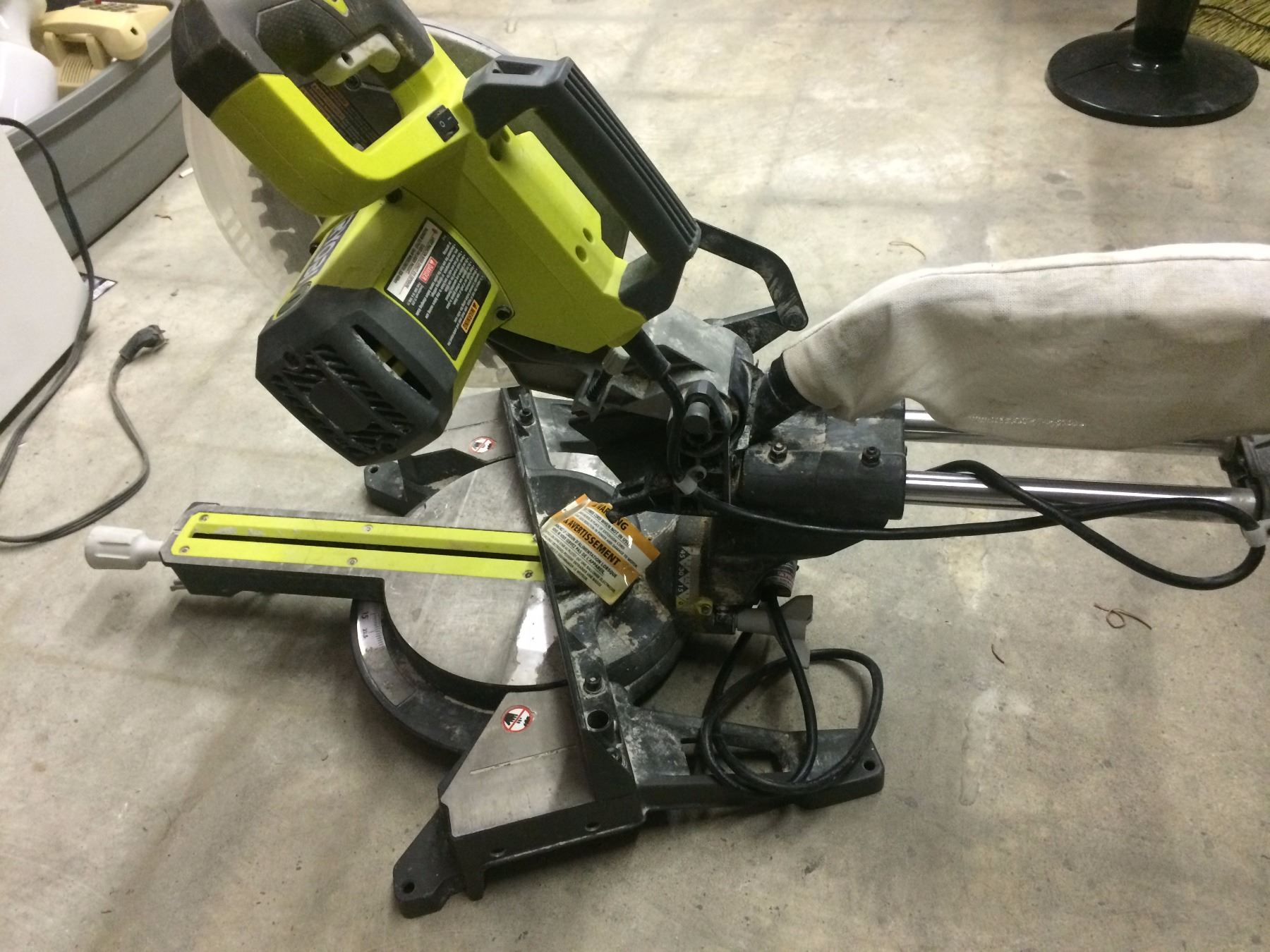 RYOBI COMPOUND RADIAL ARM SAW