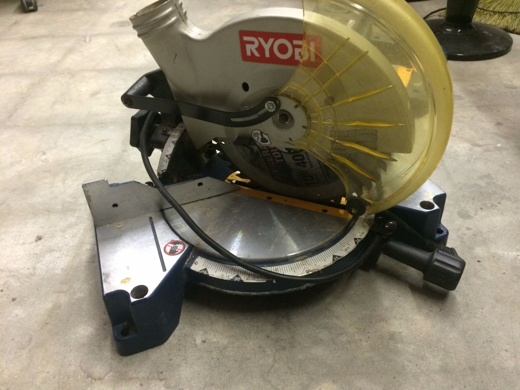 RYOBI PROFESSIONAL CONTRACTOR GRADE MITRE SAW