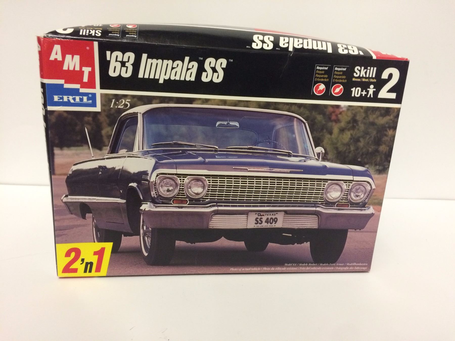 AMT '63 Impala SS Car Model Kit #8231 IN BOX