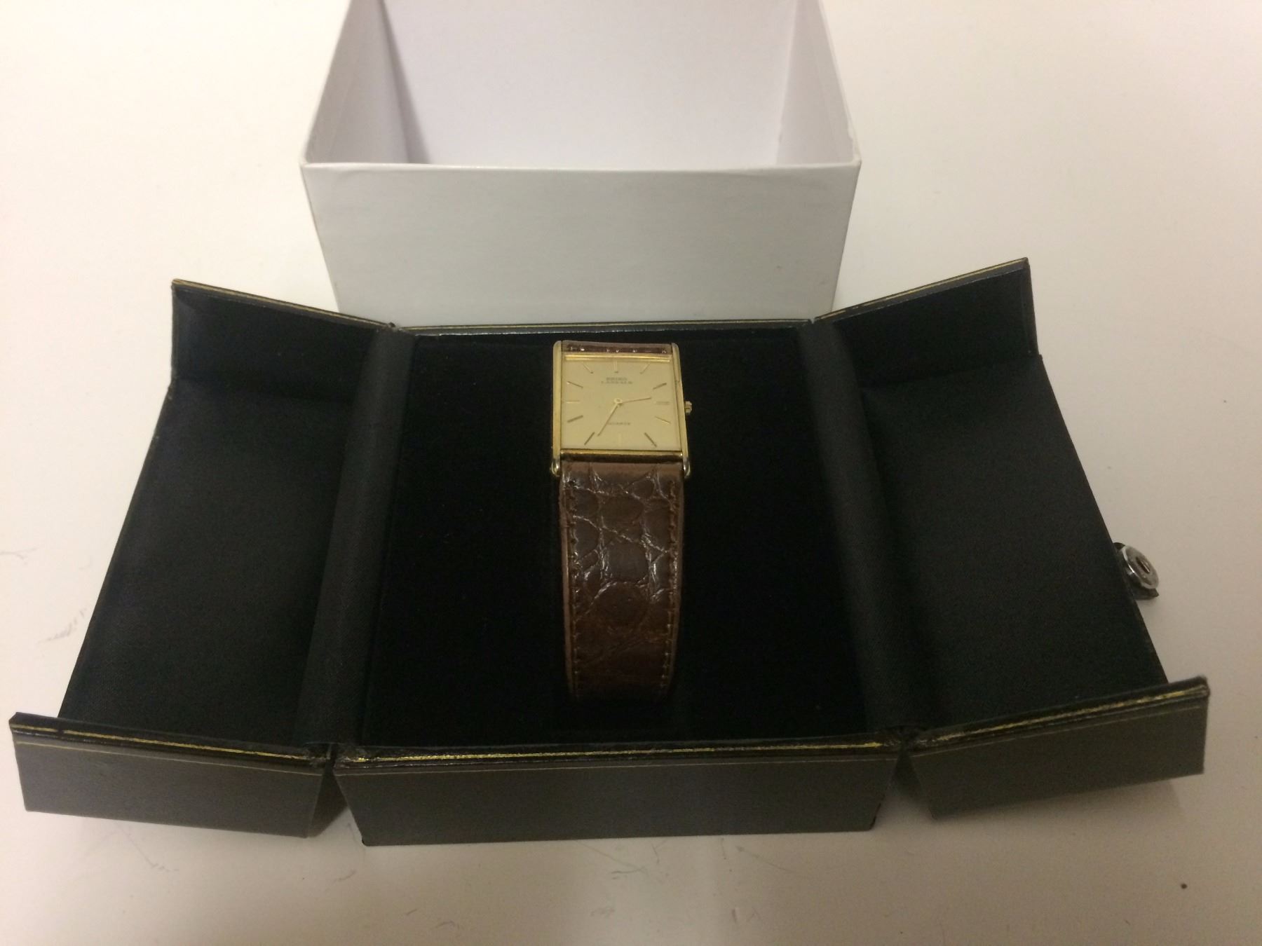 VINTAGE MEN'S SEIKO LASSALE ULTRA-THIN GOLD WATCH (WORKING)