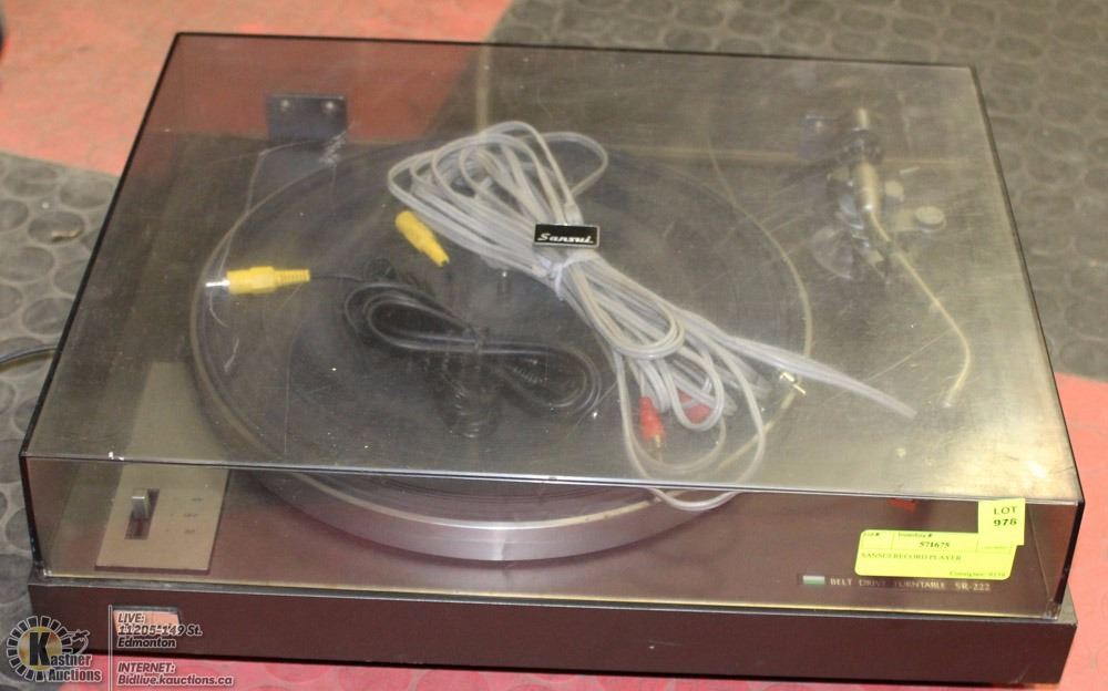 SANSUI RECORD PLAYER
