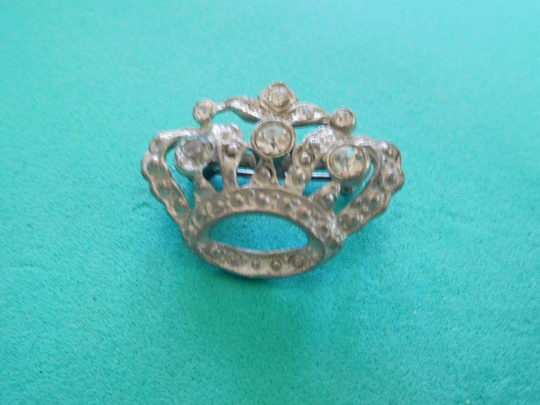 Jewelry Estate - Vintage Lot of 6 Royalty Crown Pins Various Colors ...