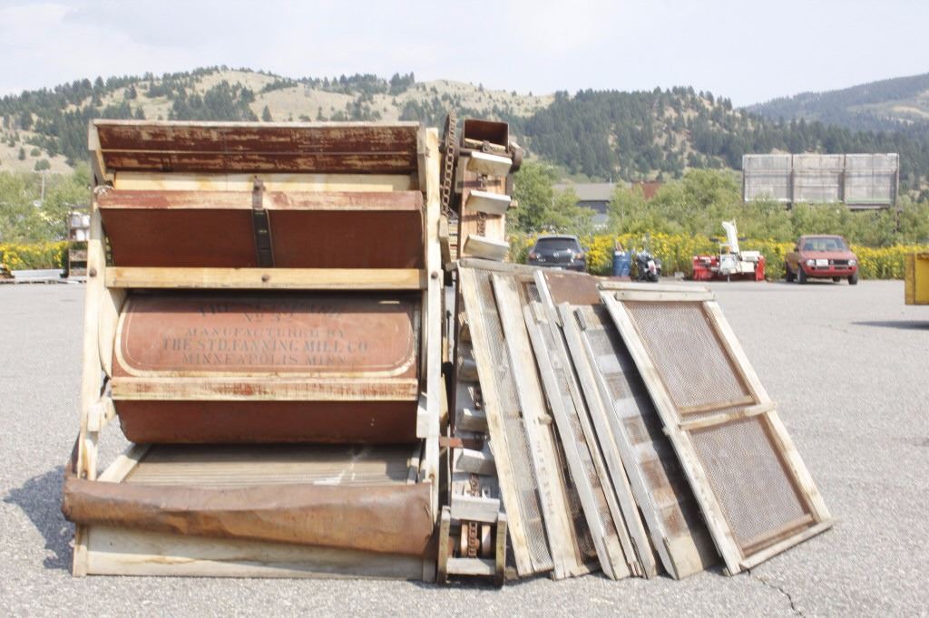 The STD. Fanning Mill CO. Number 32 Fanning Mill