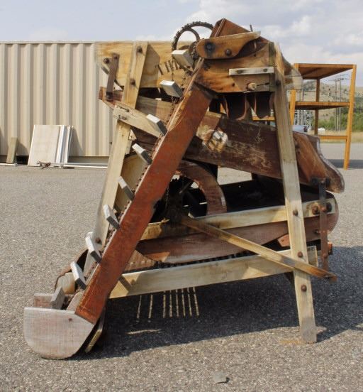 The STD. Fanning Mill CO. Number 32 Fanning Mill